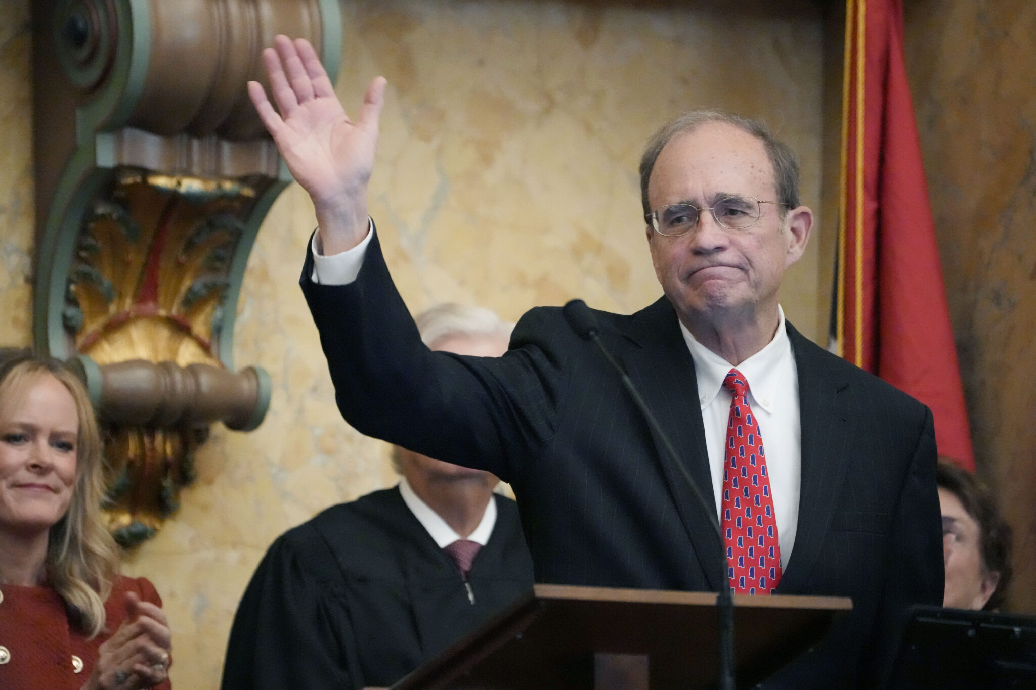 Hyde-Smith re-election bid on firm footing as she continues to outpace ...