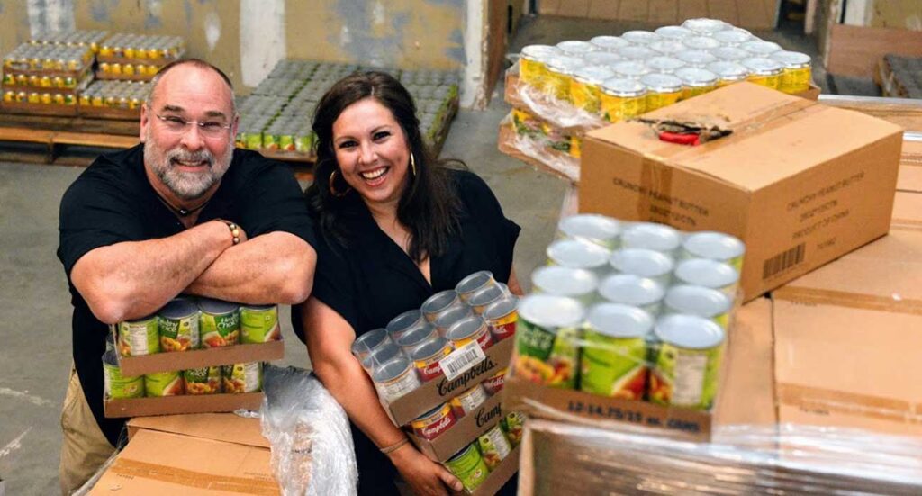 Extra Table feeds Mississippians - Magnolia Tribune