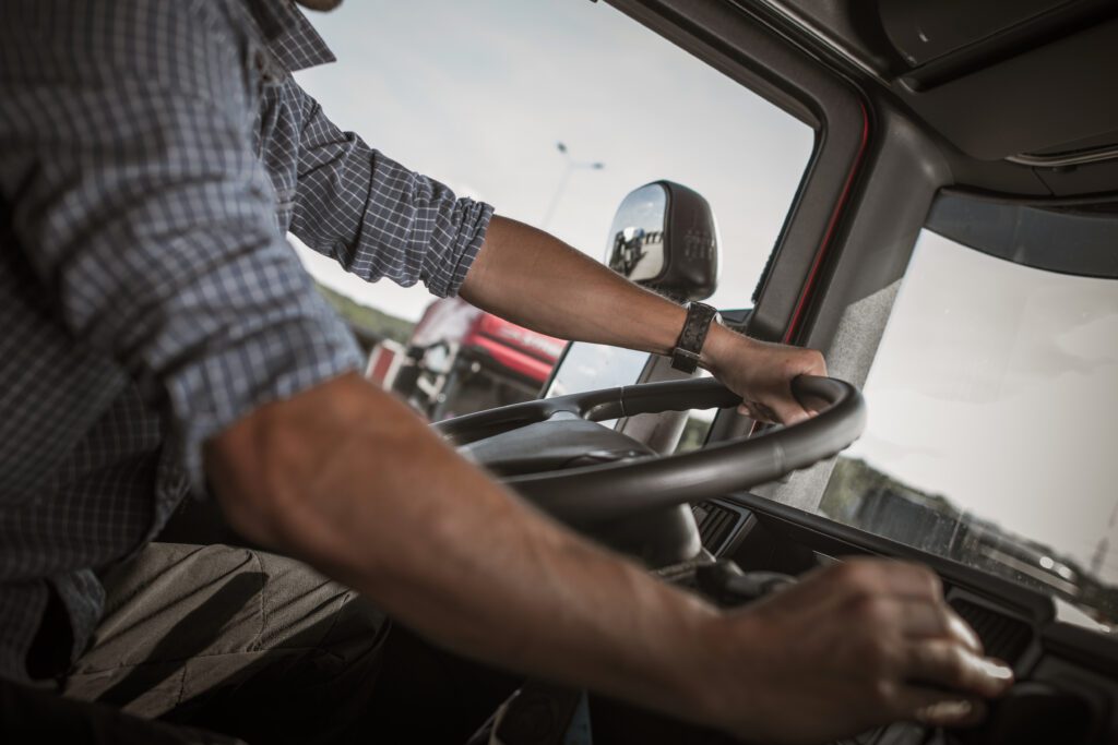 Federal review finds 44% of U.S. trucking schools don't comply with ...